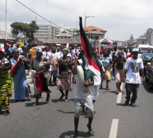 Rawlings signs Wulomo Book of Condolence