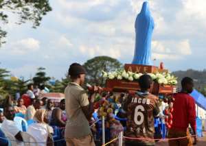 Rwandans pray where Virgin Mary 'appeared' to schoolgirls