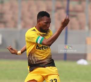 Midfielder Latif Anabila Nears Asante Kotoko Move