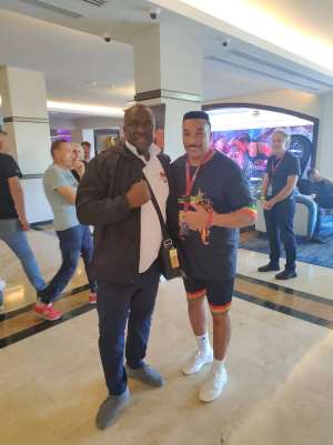 Abraham Kotei Neequaye meets Referee Tony Weeks