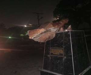 VIDEO: Ex-President Akufo-Addo’s statue in Sekondi destroyed