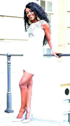 Sandra Black Premiers 'Daadaada' Music Video