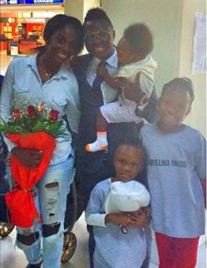 Ghana defender Samuel Inkoom welcomes family in Greece for wife's 28th ...