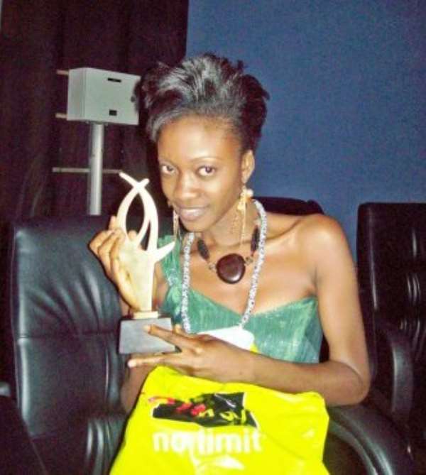 Caroline Sampson wins Best Presenter award at SICA 2009