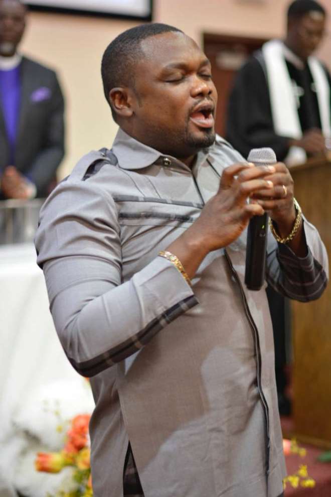 Willie & Mike Sing 'Faithful God' To Celebrate 22-Year Milestone