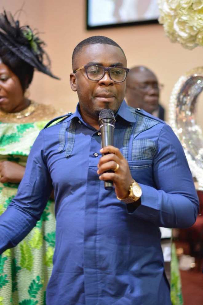 Willie & Mike Sing 'Faithful God' To Celebrate 22-Year Milestone