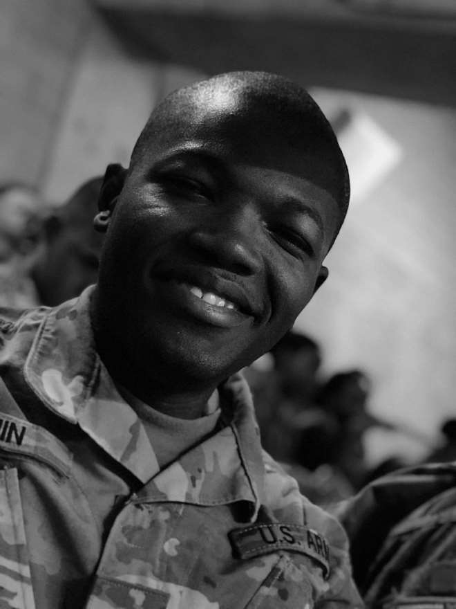 Ghanaian Solomon Ennin: The Young Soldier In The U.S Army Flying Flag ...