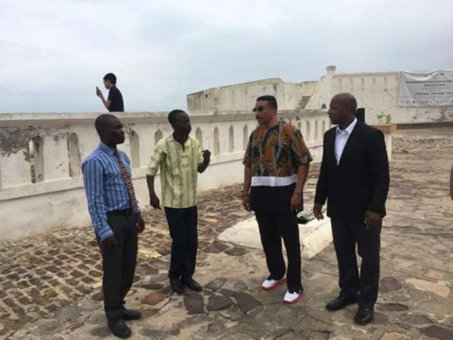 Boxing Referee Tony Weeks visits Cape Coast castle