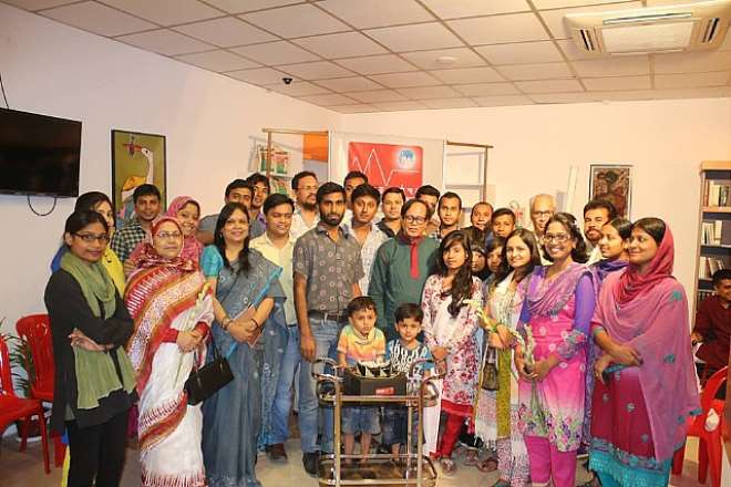 Azizur Rahman Aziz, a Living Poet in the City: Dhaka Metro in ...