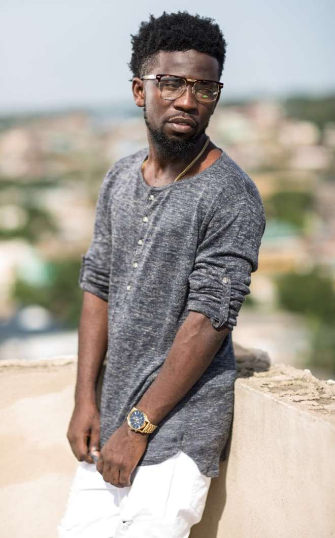 Bisa Kdei Releases Promo Pictures Ahead Of New Song With Mugeez