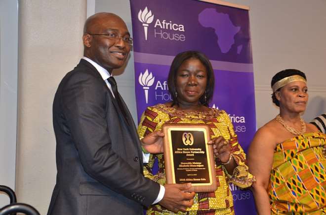 Men Chase Ladies Before Romance Ladies Chase Men After