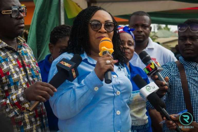 Hawa Koomson commissions durbar grounds for Odupon-Ofaakor