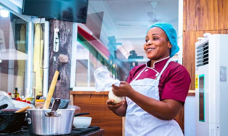 Bawumia, Amin Adam donate GH¢50,000 to support cook-a-thon attempt