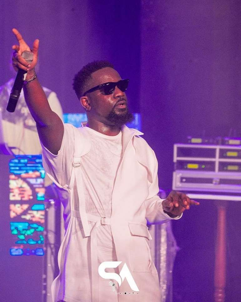 PHOTO: 3 times Sarkodie changed his outfit at the Rapperholic concert 2018