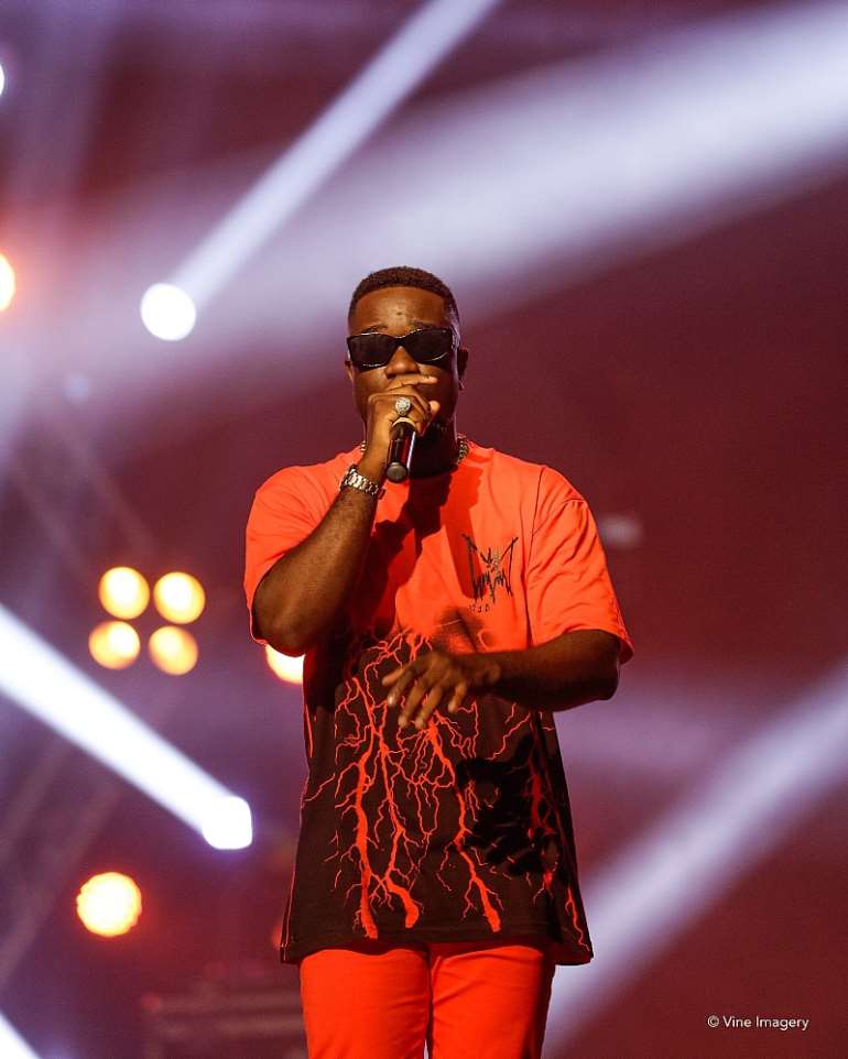 Watch how Sarkodie stole show with his fashion style at Rapperholic ...