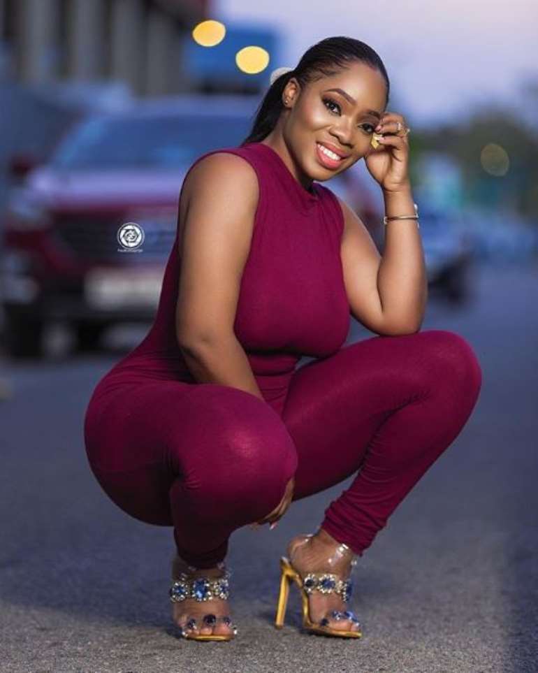 Moesha “Crushes” Internet With Electrifying Snapshots