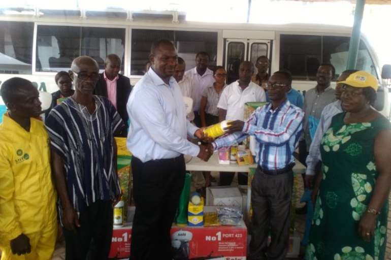 SNV Ghana supports Kuapa Kokoo farmers with agro inputs
