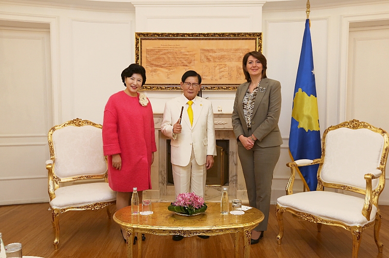 Chairman Man Hee Lee And The Peace Delegation - Making Peace A Reality ...