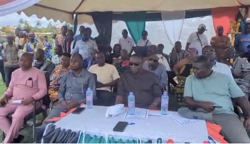 Gyakye Quayson supports 2,000 BECE graduates in Assin North