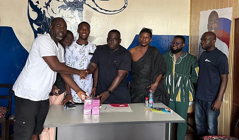 George Krobea Asante donate phones to Nkawkaw and Abirem NPP communicators