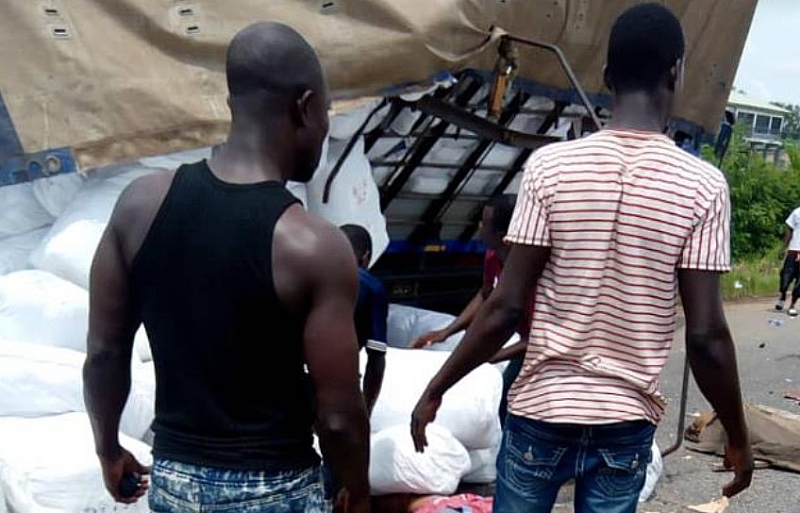 3 dead,15 sustain injuries in gory accident