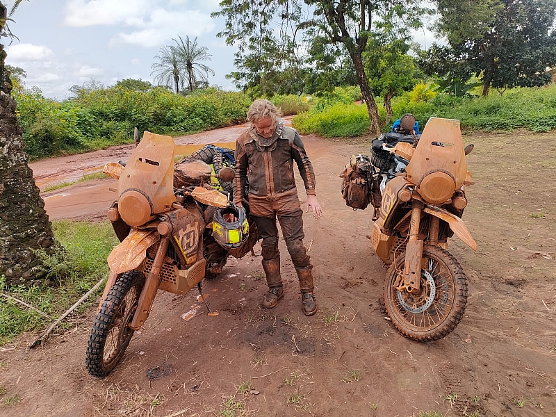 Expedition H2O Ride For Water Reaches Nigeria After Tough Days In The Mud