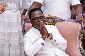 Apostle Francis Amoako Attah leads prayers for Bishop Salifu Amoako ...