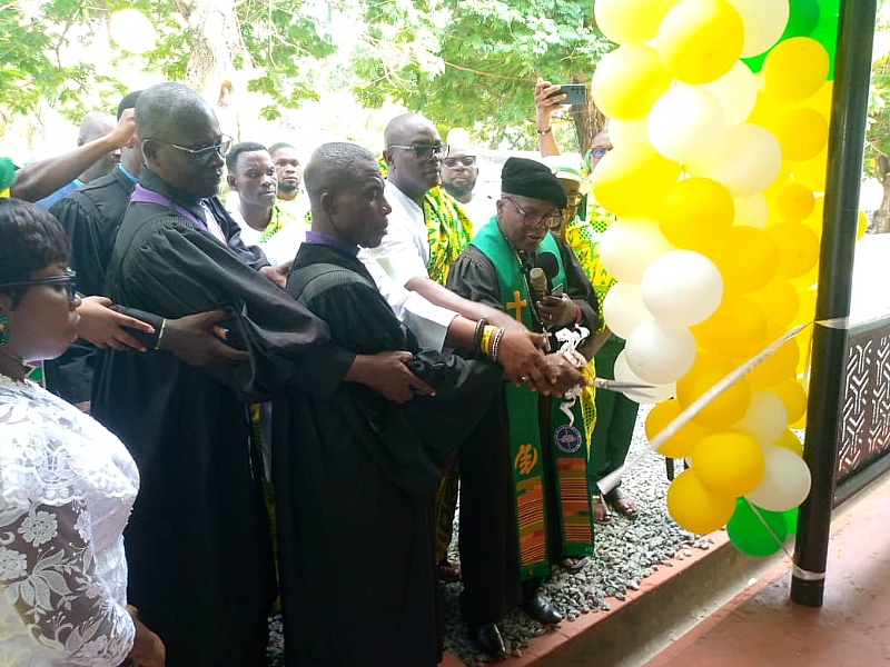 Mawuli School 2000 Year Group renovates 'white block' to mark milestone ...