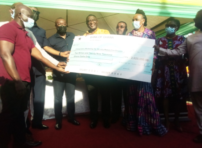 Government releases GHS2,029,000 to support Makola July 5 fire victims