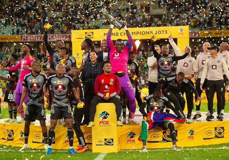 Goalkeeper Richard Ofori clinches MTN 8 trophy with Orlando Pirates ...