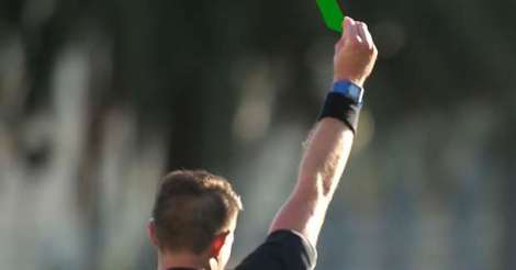 Serie B: Referee awards first-ever green card in Italy
