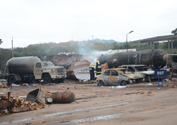 Atomic Junction Gas Explosion Burns 20 Vehicles Burnt Into Ashes