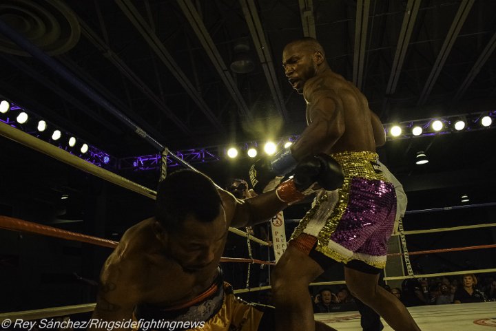 Maxwell Amponsah Annihilated By Yuniesky Gonzalez In Rd One