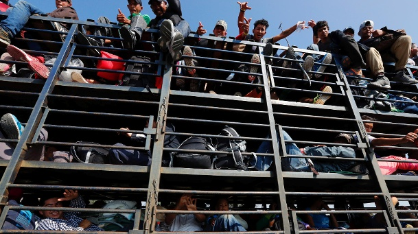 Migrants Caravan: Hundreds Of Asylum Seekers Reach The US Border