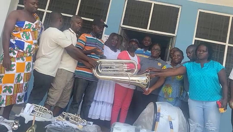 JUASS@50: Francis Owusu Akyaw donate instruments to Juaben SHS