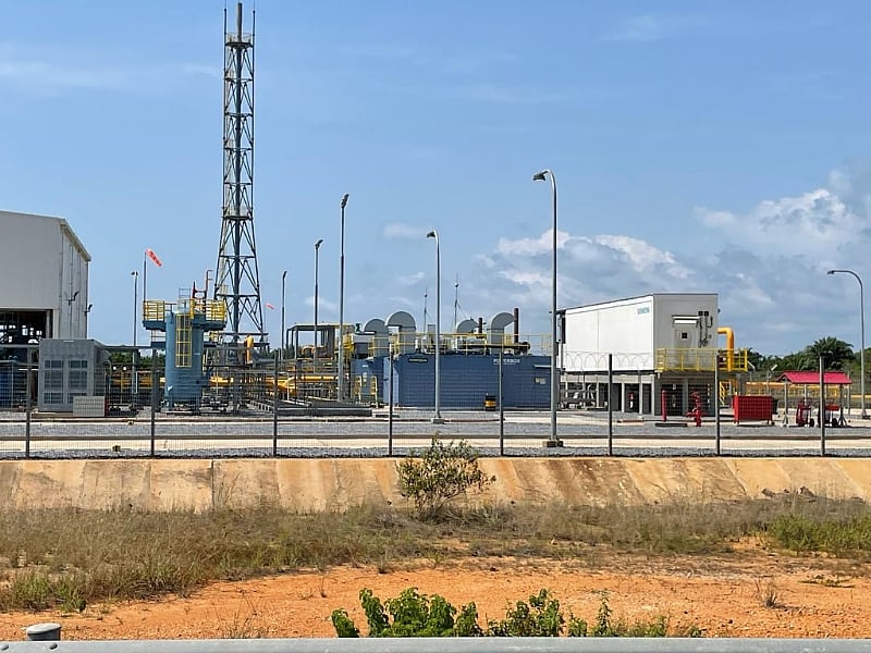 Our engineers fixing leakage detected on gas heat exchanger – Atuabo Gas