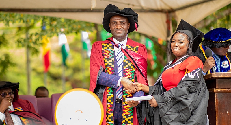 Ministry of Sanitation staff wins award at graduation ceremony of the ...