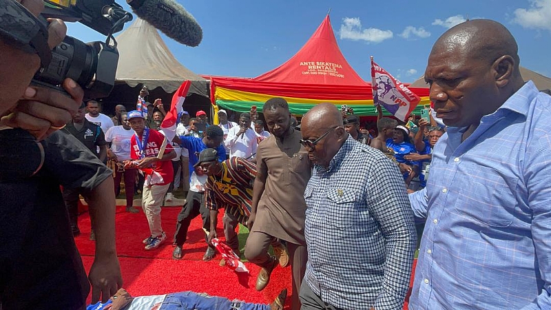 President Akufo-Addo commissions 40-bed hospital at Sabromum