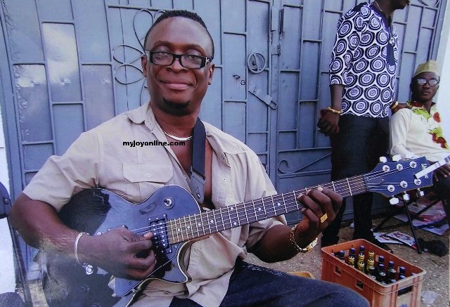 Photos: Piano casket takes George Forest home