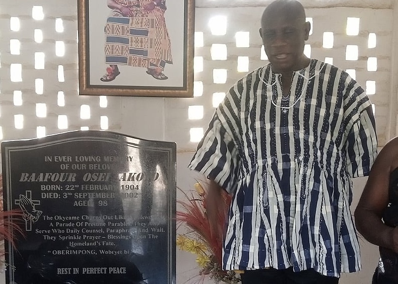 NPP's Obiri Boahen visits tomb ahead of next week elections