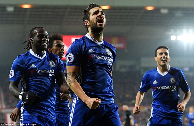Chelsea go 6 points clear after win at Sunderland