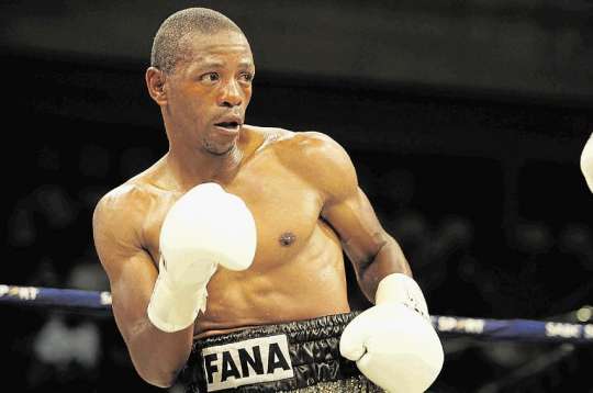 South African boxer collapses after 12 rounds