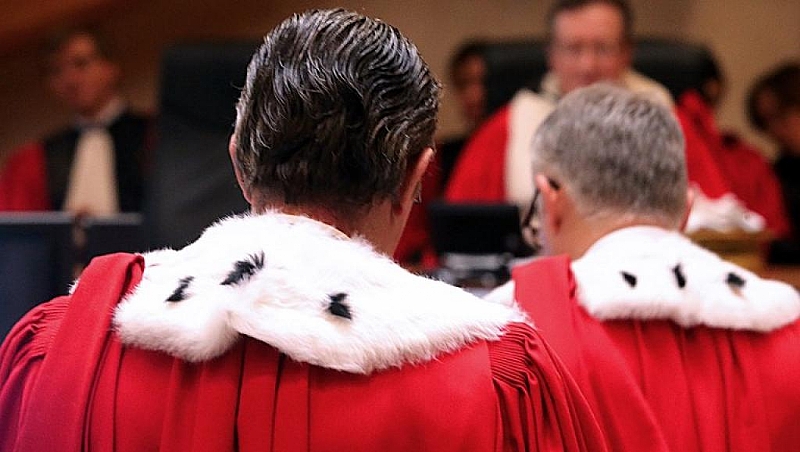 Eye on France: Who judges the judges?