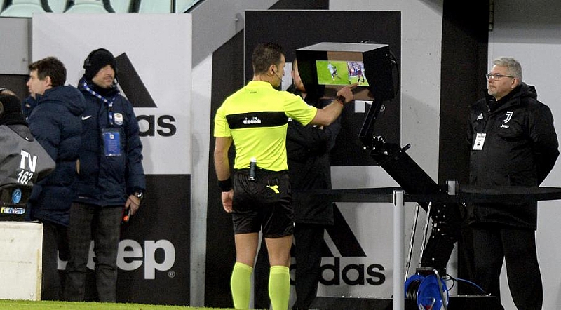 VAR Takes 10 Minutes Over Red Card