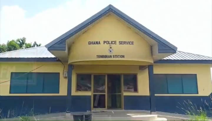 Accra: Land guards set new police station ablaze at Tenbibiano