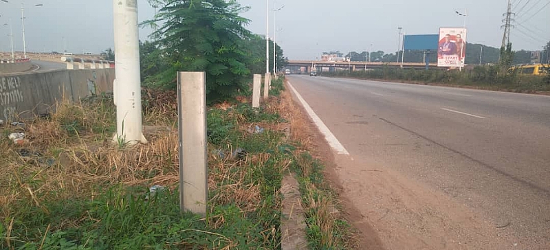 A/R: Mass stealing of road signs, crash barriers hit major highways ...