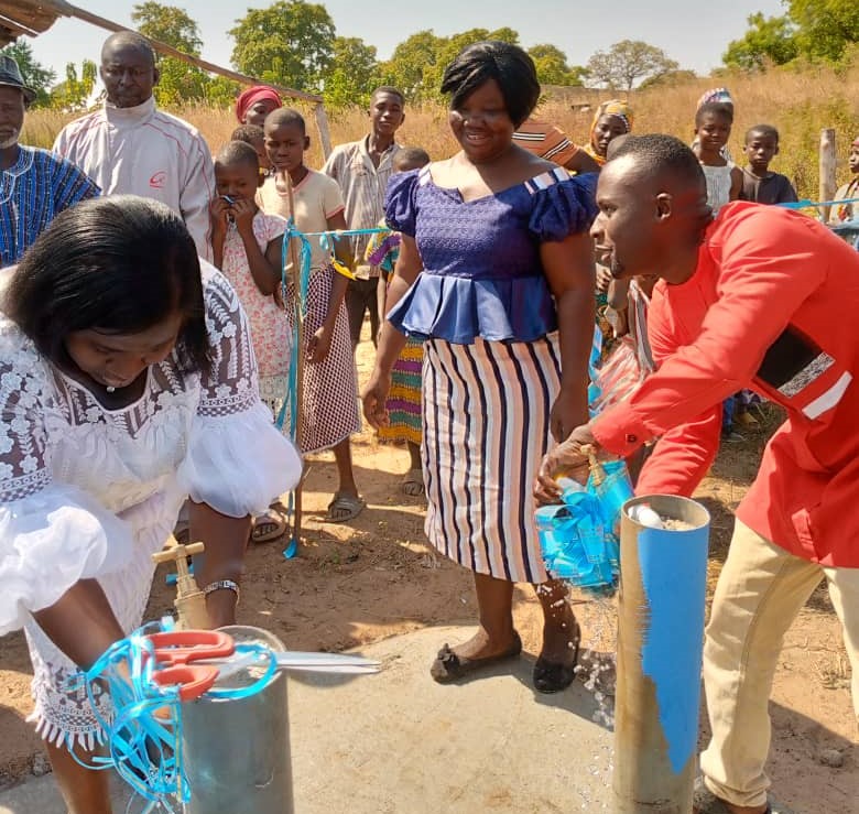 Prophetess of God hands over portable drinking water to residents of ...