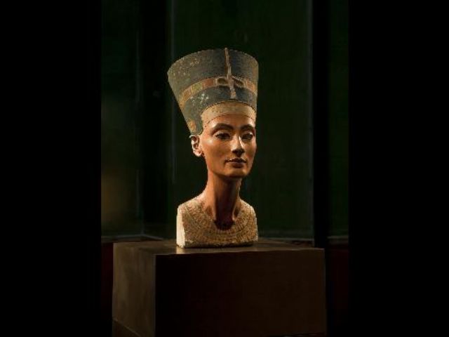 Egypt’s Hawass Sees ‘Miserable Life’ for Museums With Relics