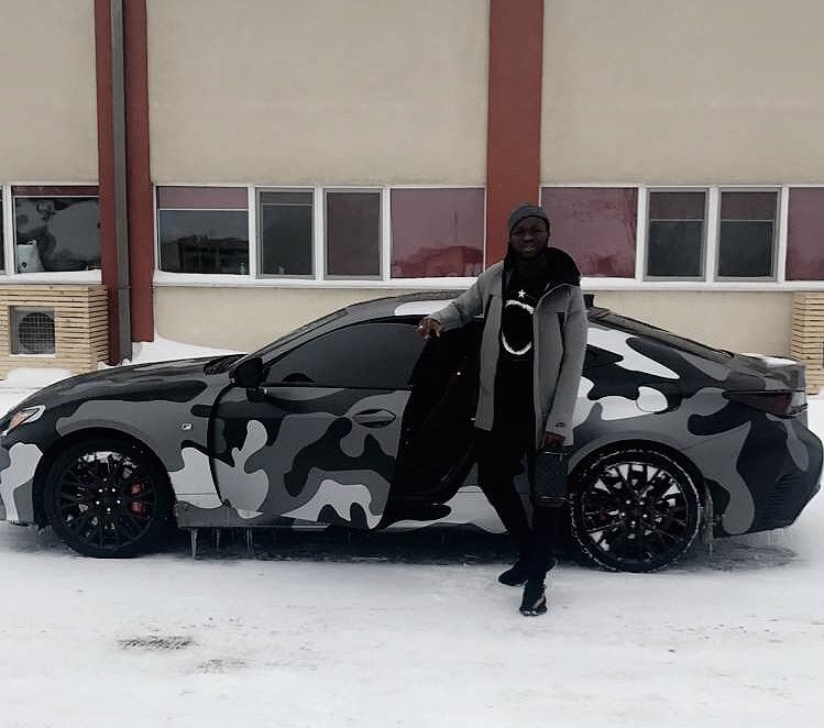PHOTO: Sulley Muniru reveals his 'monster' decorated vehicle in Romania