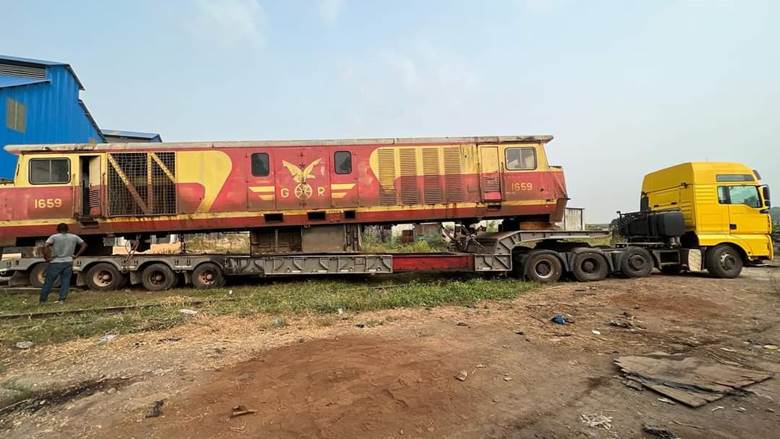 Sekondi ‘LOCO’ Under Siege: Ghanaian Artist Ibrahim Mahama And The ...